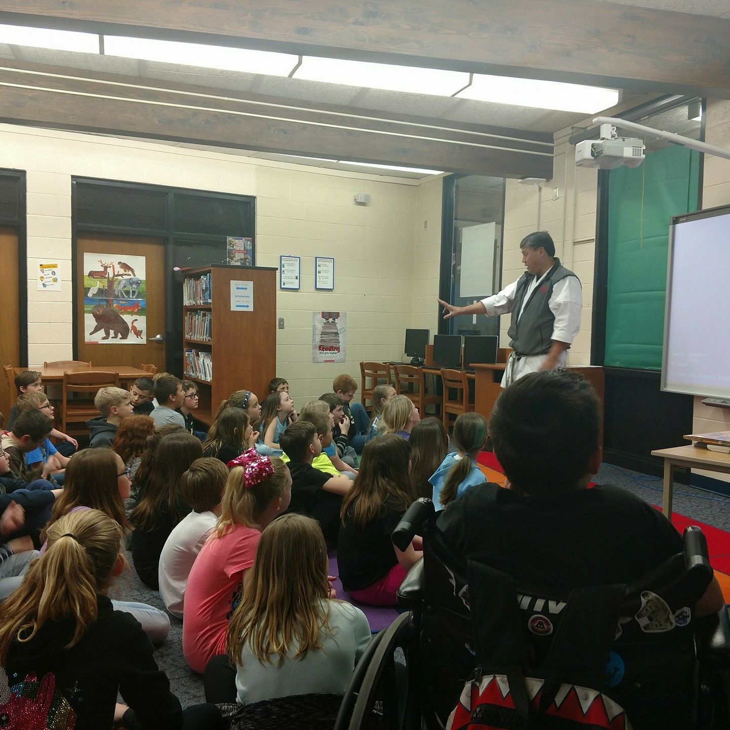 Round Elementary School - About Us